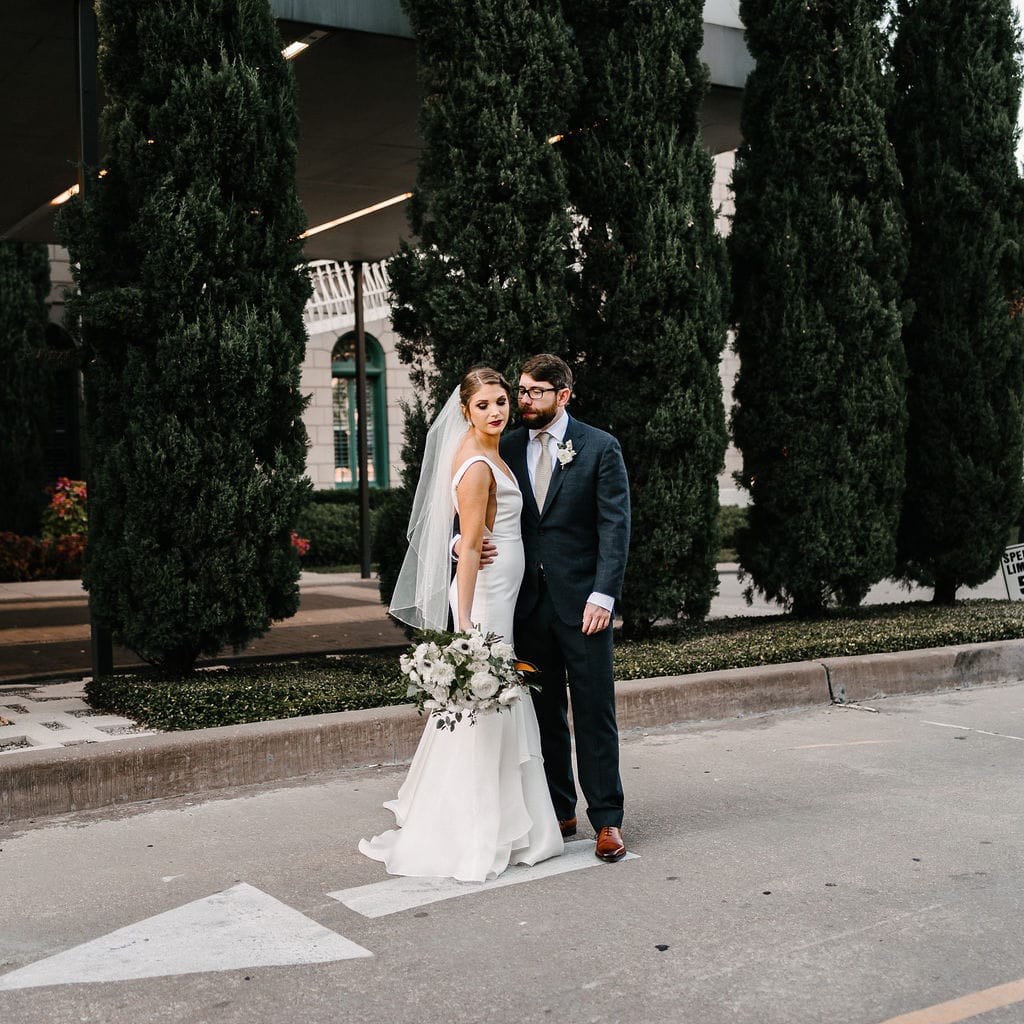 Dallas Wedding at The Stoneleigh Hotel | Emily + JT | Cara Eliz Photo